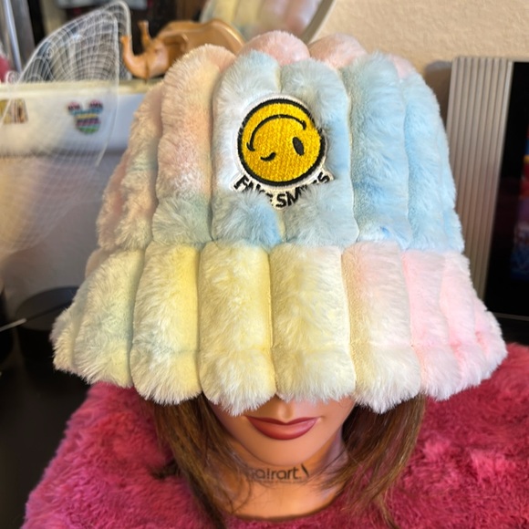 Fuzzy Wuzzy | Accessories | Nwot Fake Smiles Patched Smiley Face Faux ...